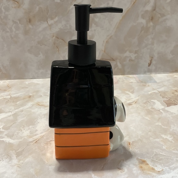 Peanuts | Bath | Peanuts Snoopy Halloween Theme Lotionsoap Dispenser ...